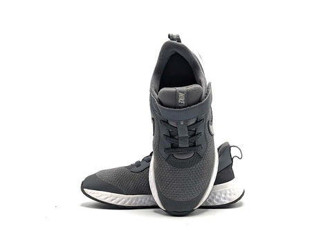 Nike Revolution 5 – Replay