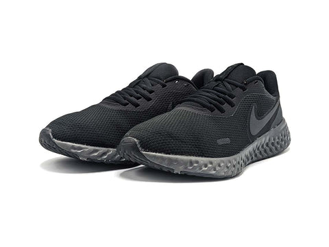 Nike Revolution 5 – Replay